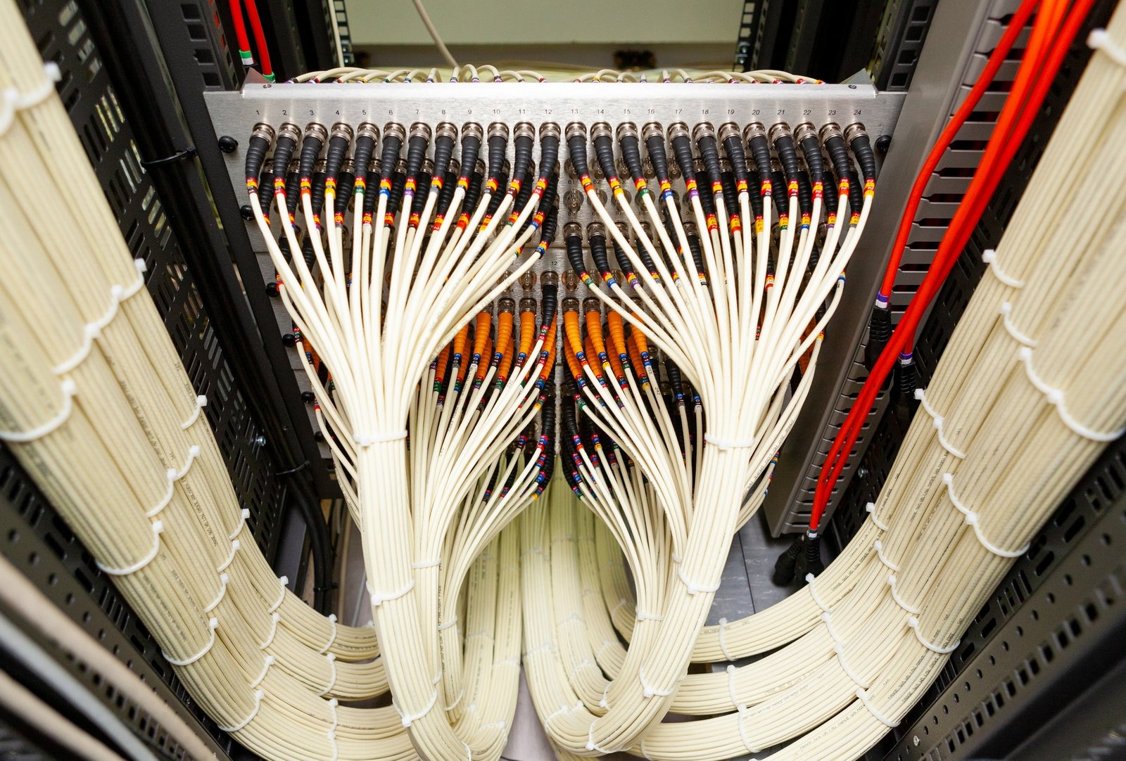 Structured Cabling & Fiber – cavonet.com